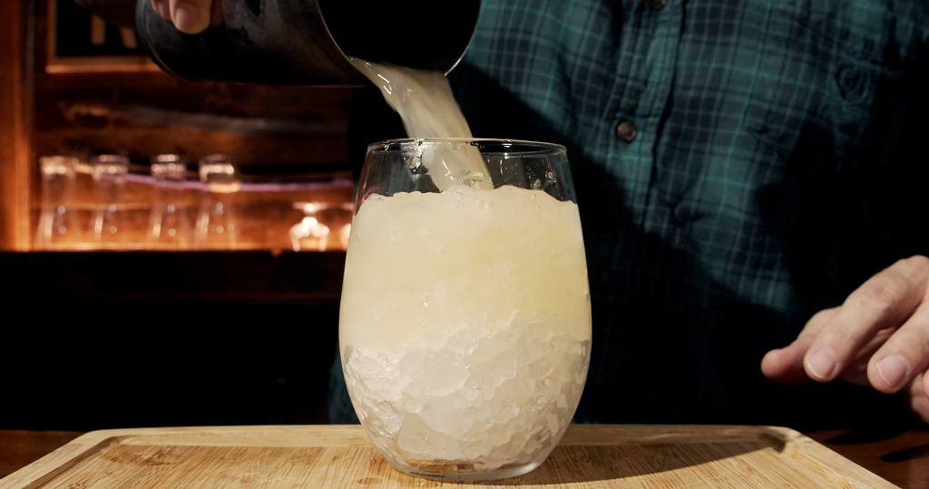 How to Craft the Classic Saturn Cocktail - Your Ultimate Recipe Guide ...